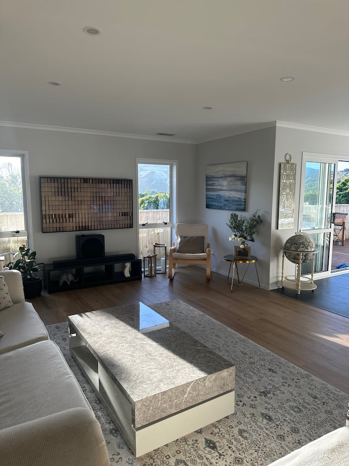 Spa, Pizza Oven, Outdoor Fire , Bbq And Views! - Wellington