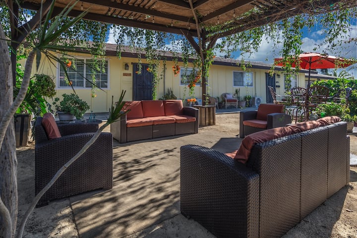 Giraffe House - Chula Vista, CA