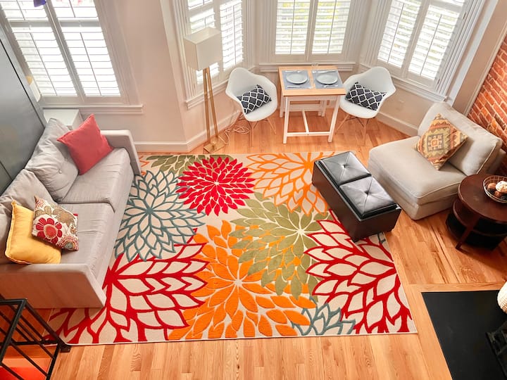 Sunny, Private, Capitol Hill Studio Loft Apartment - Washington, D.C.