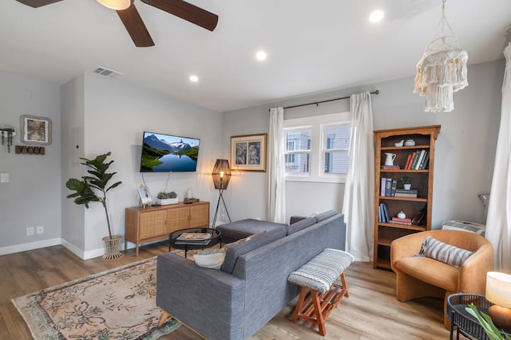 Blessed Haven With Sun Deck - Long Beach, CA