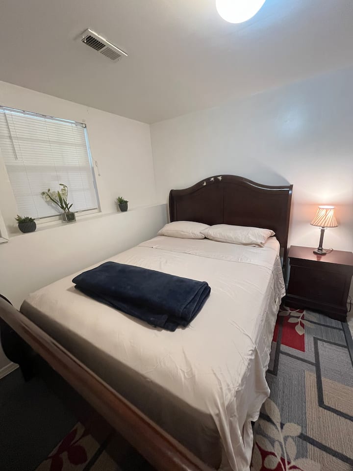 Private Basement,cozy Bedroom W/ All Amenities - Ashburn, VA