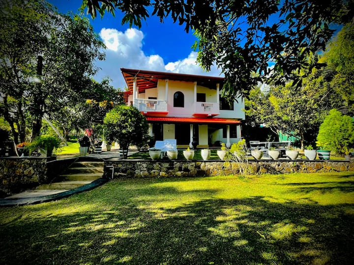 Midigama 5 Bed Room Surfing Villa - Mirissa