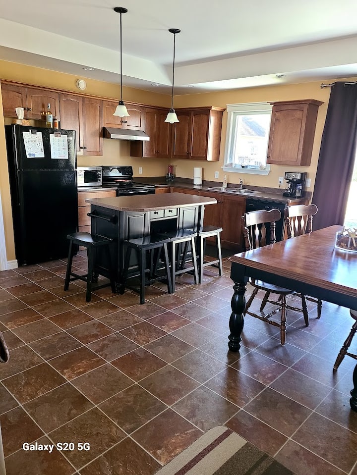 Vacation In Canada At Lake Huron, You'll Love It - Kincardine