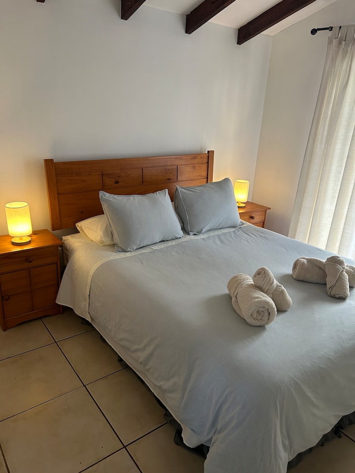Cabañas Mana Make Make Para 5 Pax Vista Al Jardín - Isla de Pascua