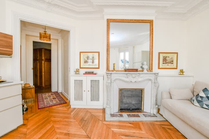 Eiffel Tower View Rose, Apartment #1 - Paris