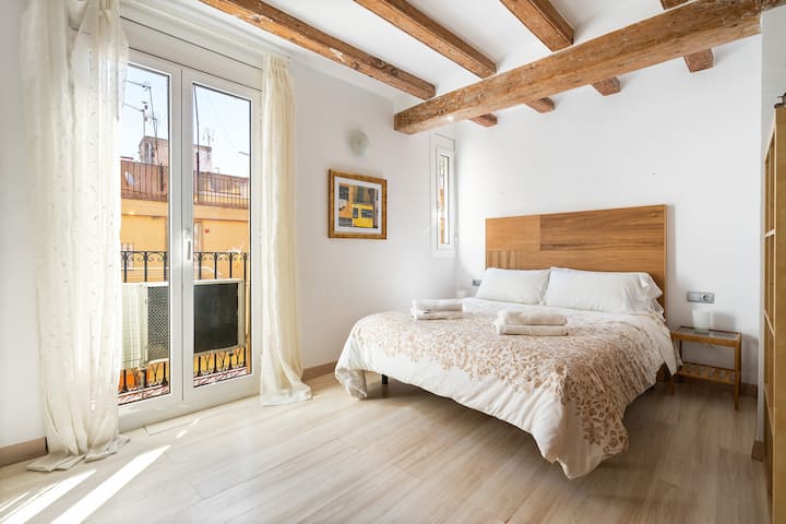 Nice Apartment In Barcelona . El Raval . Long Term - Barcelona
