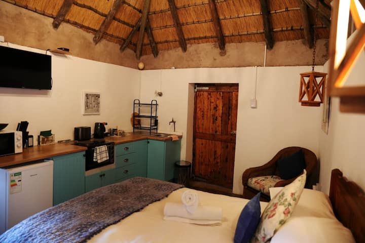Ikhaya Studio Apartment  (Sleeps 2 Only) - Bergville
