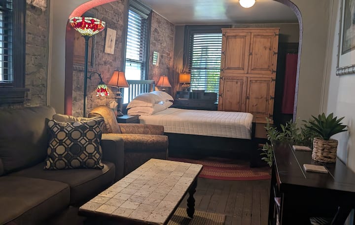 Classic And Romantic Bungalow - South Suite - Salt Lake City, UT