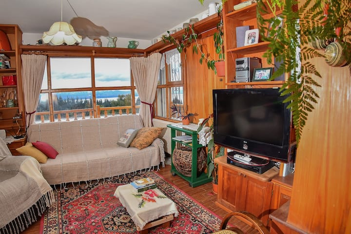 La Casa De Las Flores. 3p Room W/priv Bathroom - Bariloche