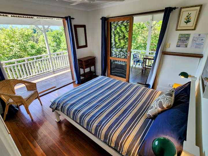 Double Room With View @ The Belfry Guesthouse - Bellingen