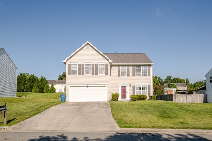 Spacious 4 Bedroom (Bathtub, Free Wi-fi, Coffee - Greensboro, NC