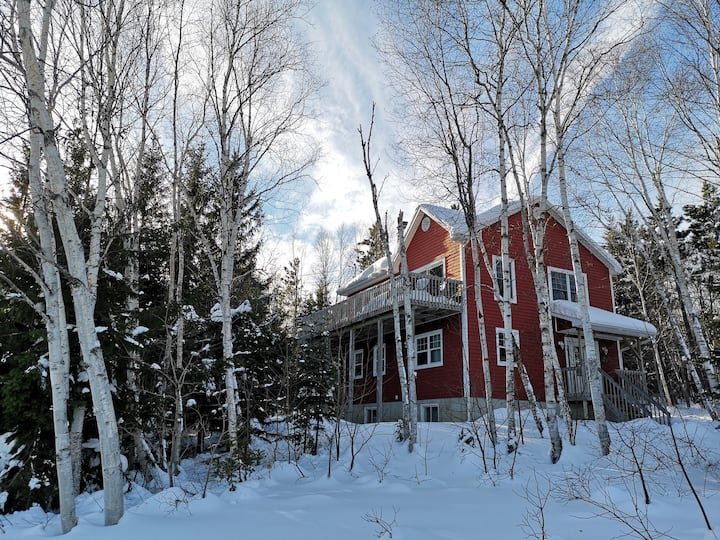 Grand Chalet 3 éTages, Vue Imprenable Et Spa - Le Massif de Charlevoix
