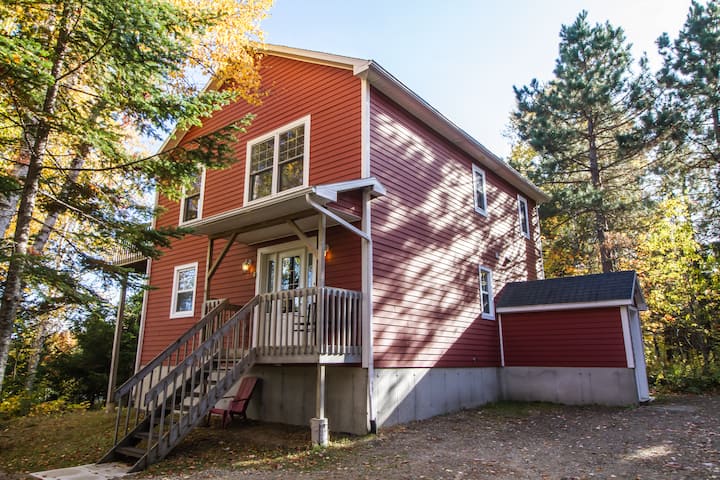 Grand Chalet 3 éTages, Vue Imprenable Et Spa - Charlevoix