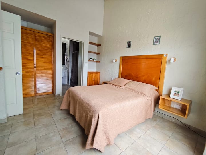 Suite Con Una Cama Matrimonial Para Dos Personas - Pachuca