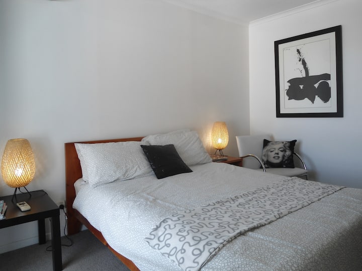 South Bank Parklands / Galleries & City - Brisbane