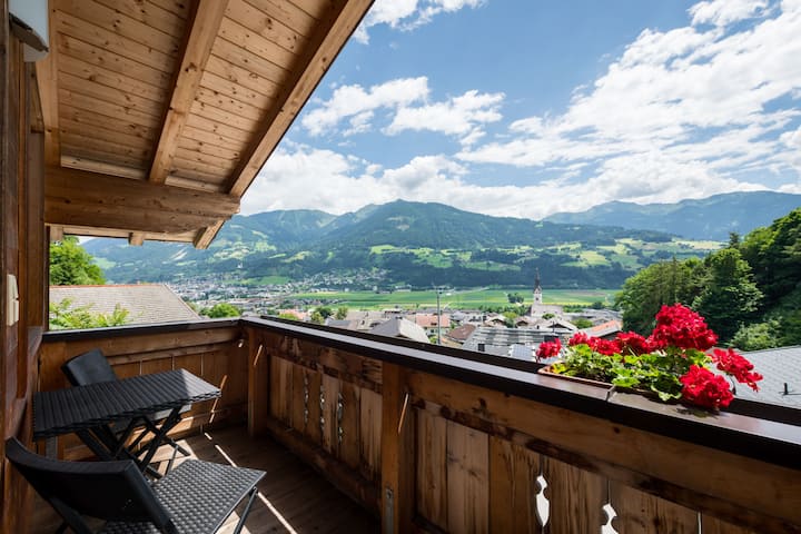 Holidayhouse Chalet Castleview - Tyrol