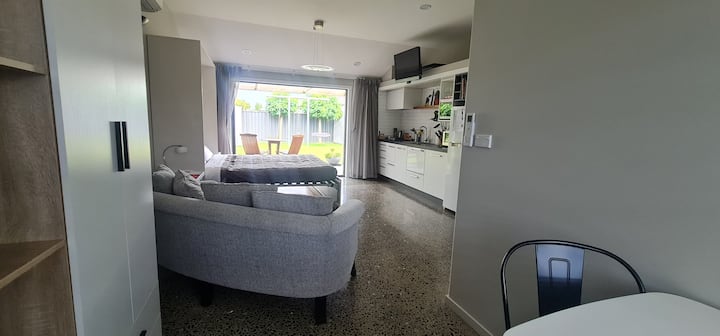 South Wing @ 2  Begley - Hastings