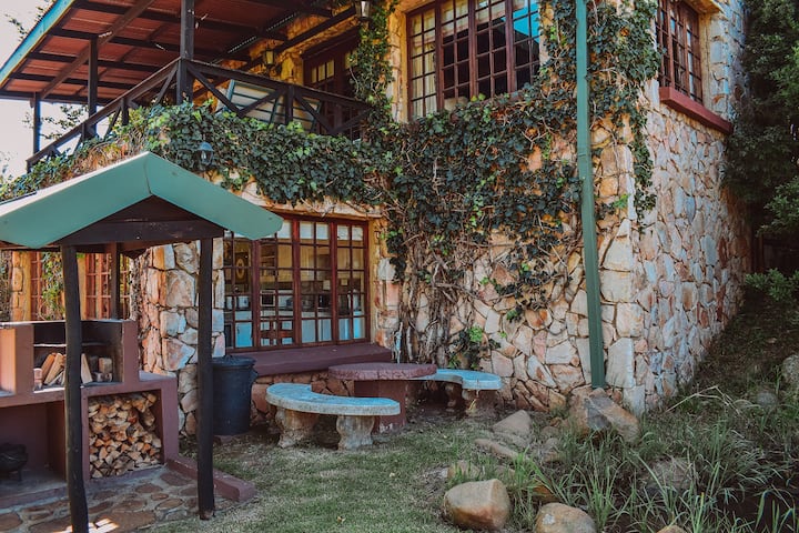 Charming Stone Cottage Set Against A Hill 4x4 Only - Dullstroom