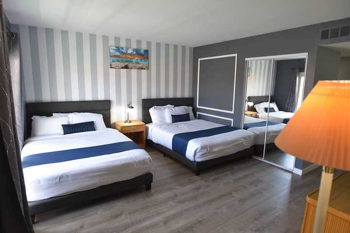 51 - Luxury Queen Suite (1 Bdrm, 2 Bath) Sleeps 6 - Palm Springs, CA
