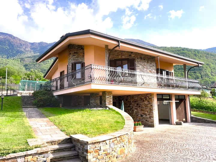 Villa Anatre Giardino Privato, Vista Lago, Wifi - Colico