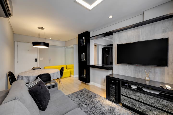 Apto Climatizado A 50m Da Praia Com Garagem - Balneário Camboriú