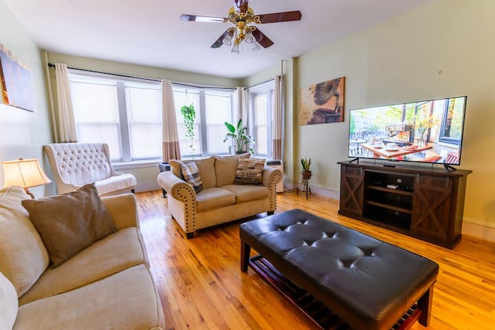 Large Apt -2 Showers W/parking, 25 Min To Midtown - The Bronx, NY