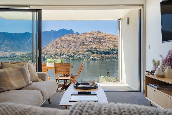 Lakeside Escape - Queenstown