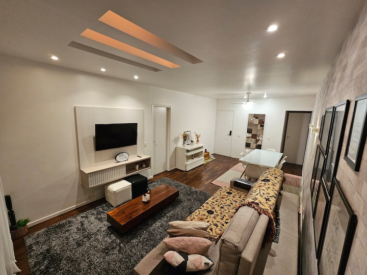 Apartamento Amplo, Arejado, Com Garagem Em Ipanema - Rio de Janeiro