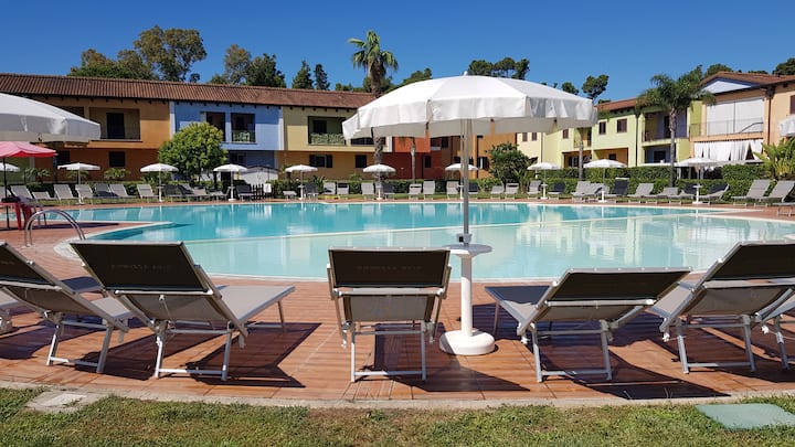Afrodite_villetta Elegante Con Affaccio Piscina - Scanzano Jonico