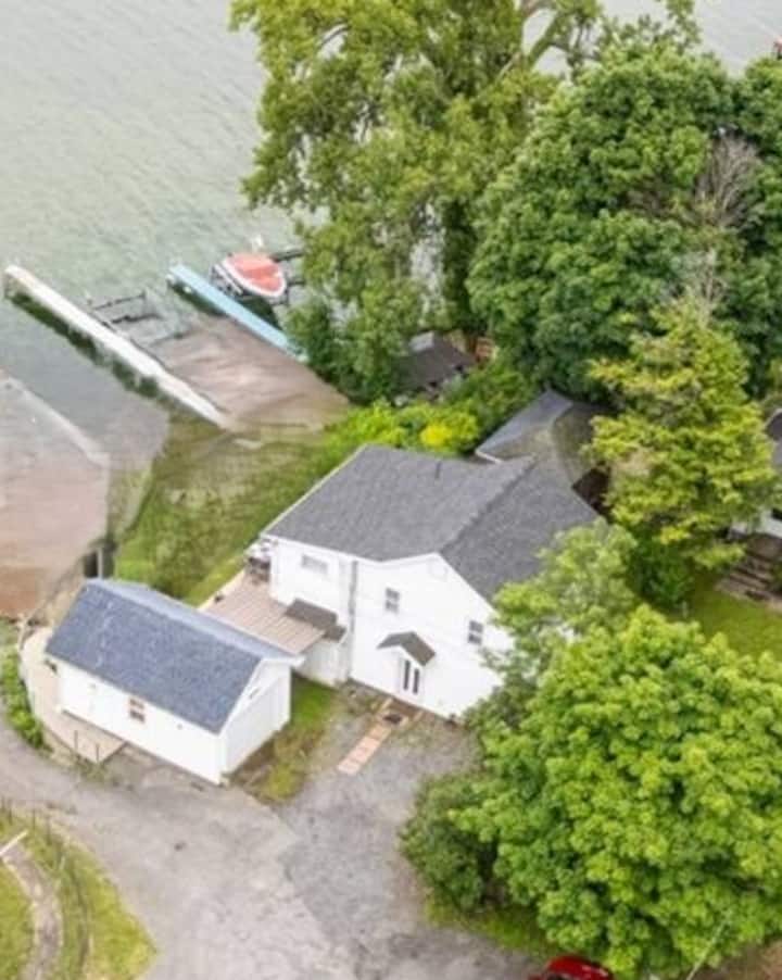 Lake Cottage On Seneca Lake Wine Trail - Geneva, NY