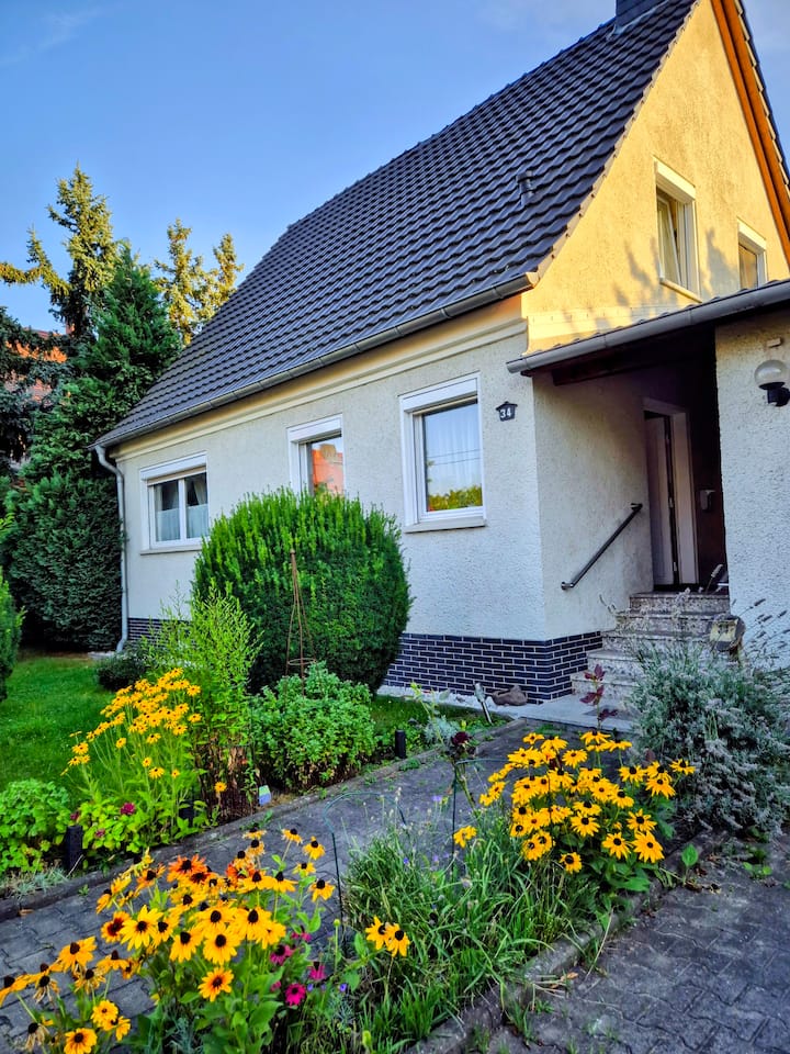 Ferienhaus "Schusti"  In Grüner Lage Dresden - Dresden