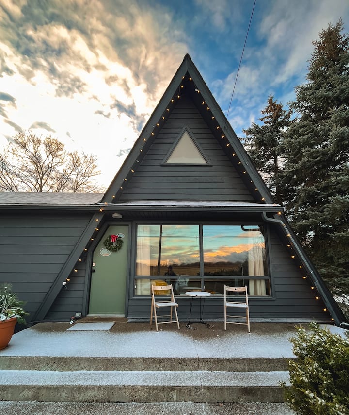 Cozy A-frame Retreat In Niagara Wine Country - Beamsville