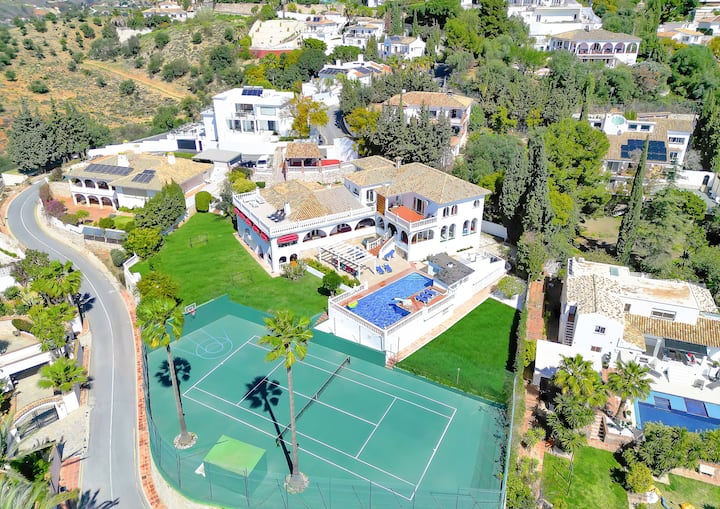 One Of The Most Luxurious Mansions On The Costa Del Sol - Fuengirola