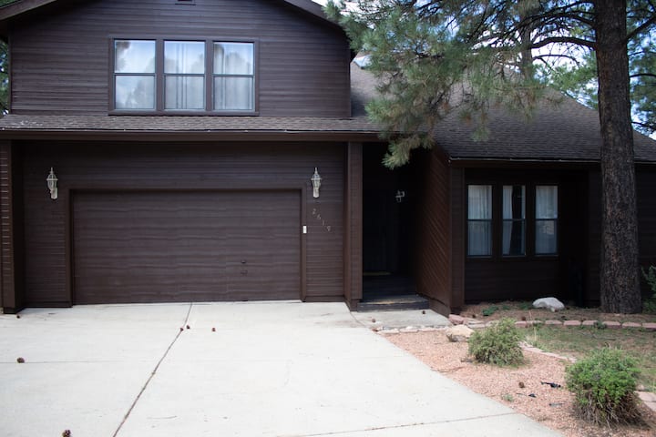 Carefree Cabin - Your Flagstaff Getaway - Flagstaff, AZ