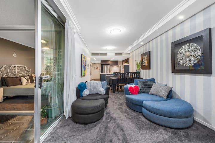 *Fast Wifi/lift/ Parking/views/aircon/netflix - Brisbane