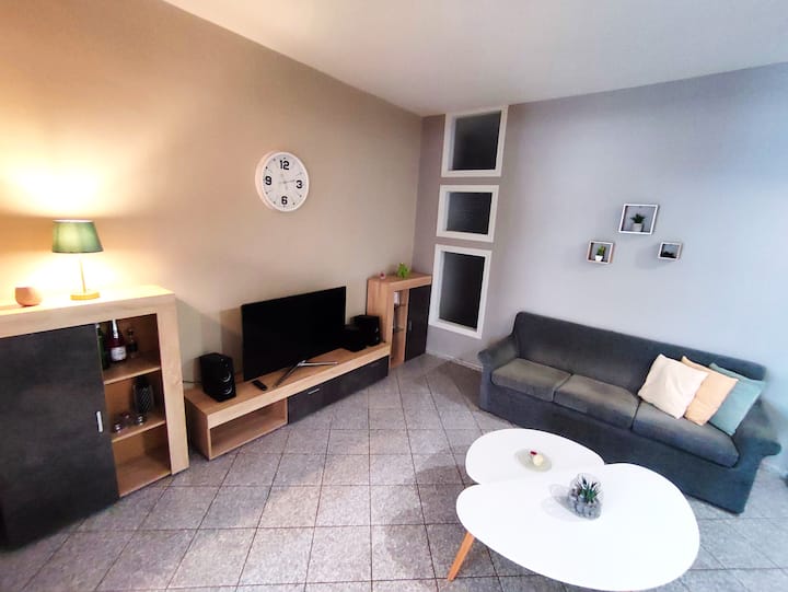 Modern & Comfortable, Single Floor Apartment - Iraklion