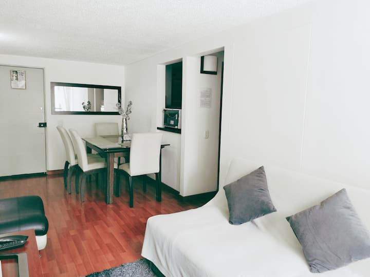 Comfortable Apt Near Parque La Colina Cc, 500 Mbps - Bogota
