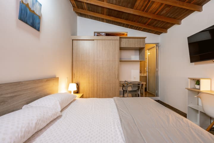 Loft In Laureles 20m2. With Kitchen And Private Wc - Medellín