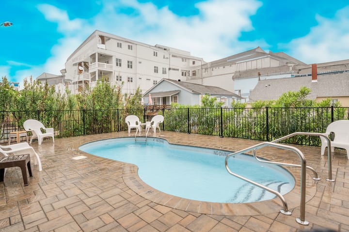 Harlow Hideaway - Steps To The Beach - Carolina Beach, NC