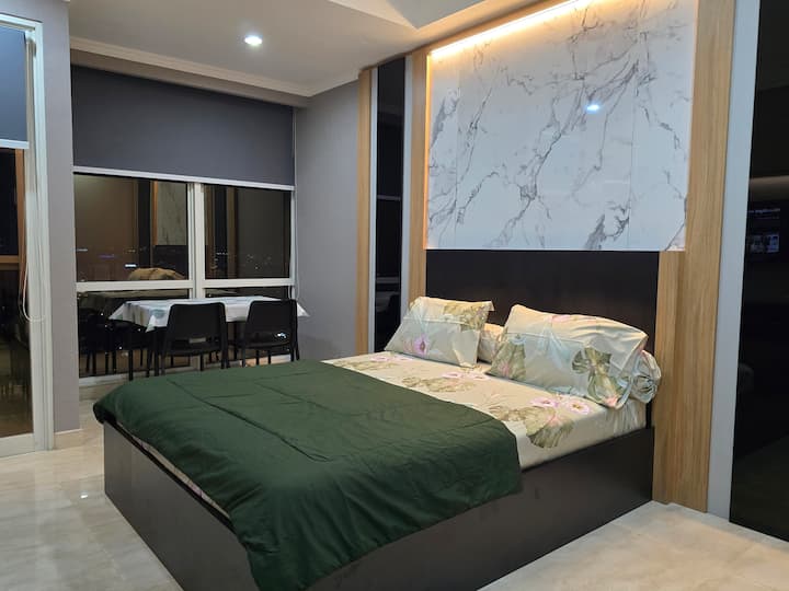 Homey Monas View Menteng Studio + Fast Wifi 50mbps - Jakarta