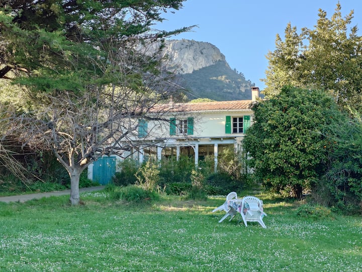 Charmante Maison De Famille - Signes