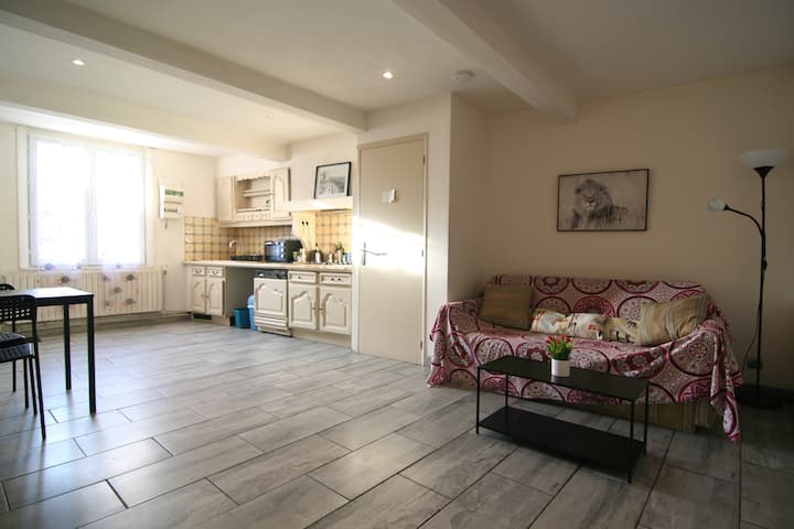 Chambre Privée Pour Femme à 5 Minutes D'arles - Arlés