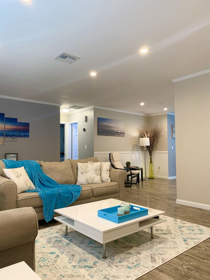 Perfect Home Away, Modern Amenities, Salt Heated Pool ~ Close To S. Venice Beach - Venice, FL