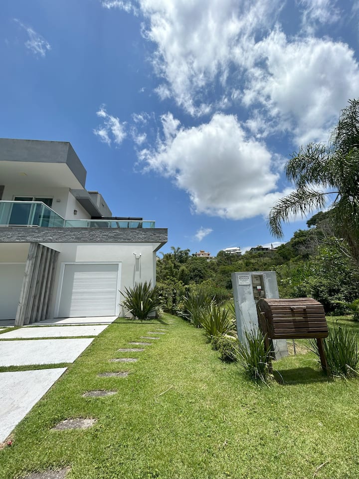 Com Piscina A 300m Da Praia
 Em Cond. No Morrinhos - Garopaba