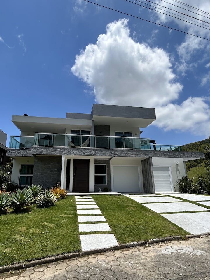 Casa C/ Piscina A 300m Da Praia Em Cond. Morrinhos - Garopaba