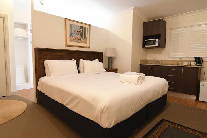 Suite 12| Self Contained Unit | | Pet $40 Pppn - Hill Top