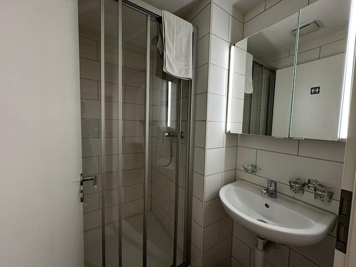 Modern Room For Two People - Interlaken