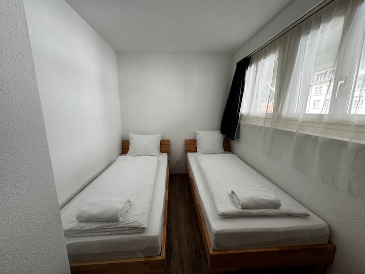 Modern Room For Two People - Interlaken
