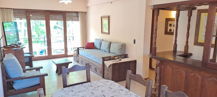 Departamento En Pinamar, 6 Personas, Zona Céntrica - Pinamar