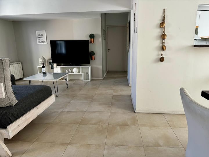 Central Mendoza Apt For 7 | Walk To Sarmiento St. - Mendoza